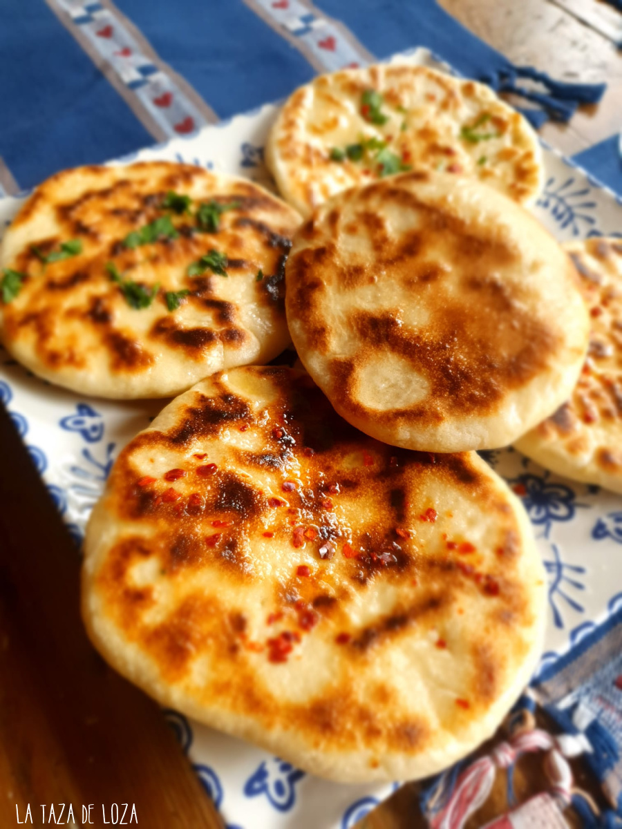 Bazlama pan turco plano | La Taza de Loza