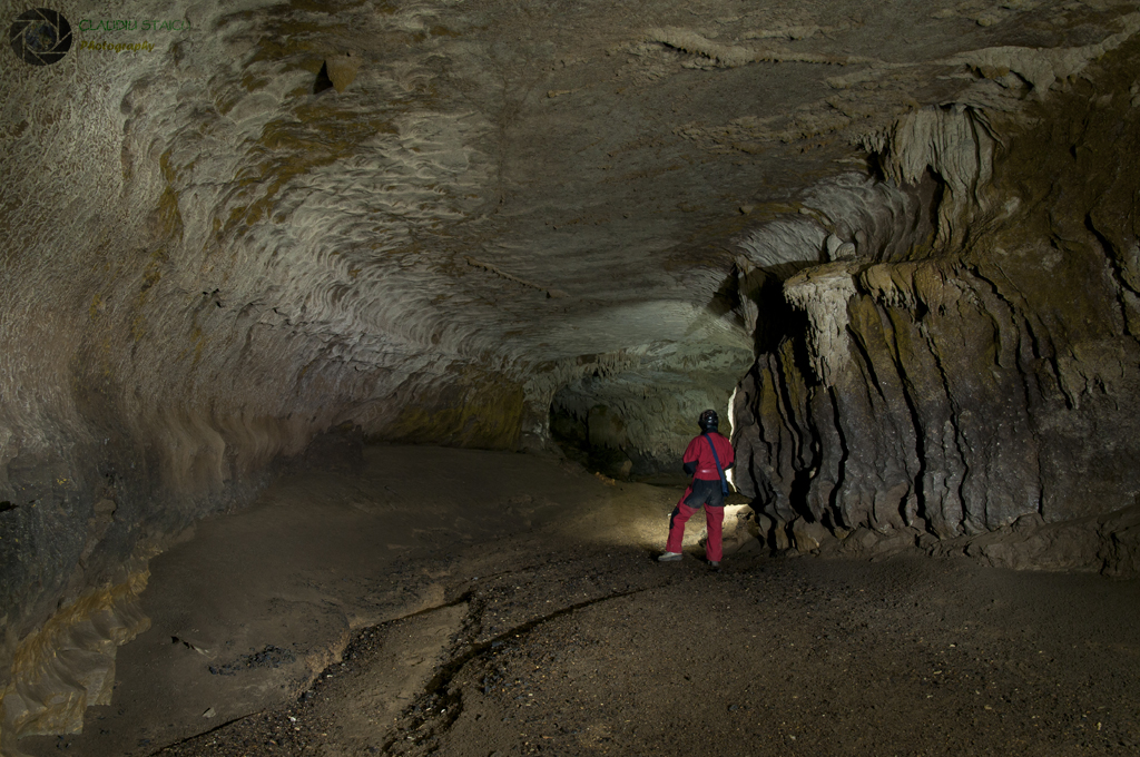 Pesteri in Podisul Mehedinti