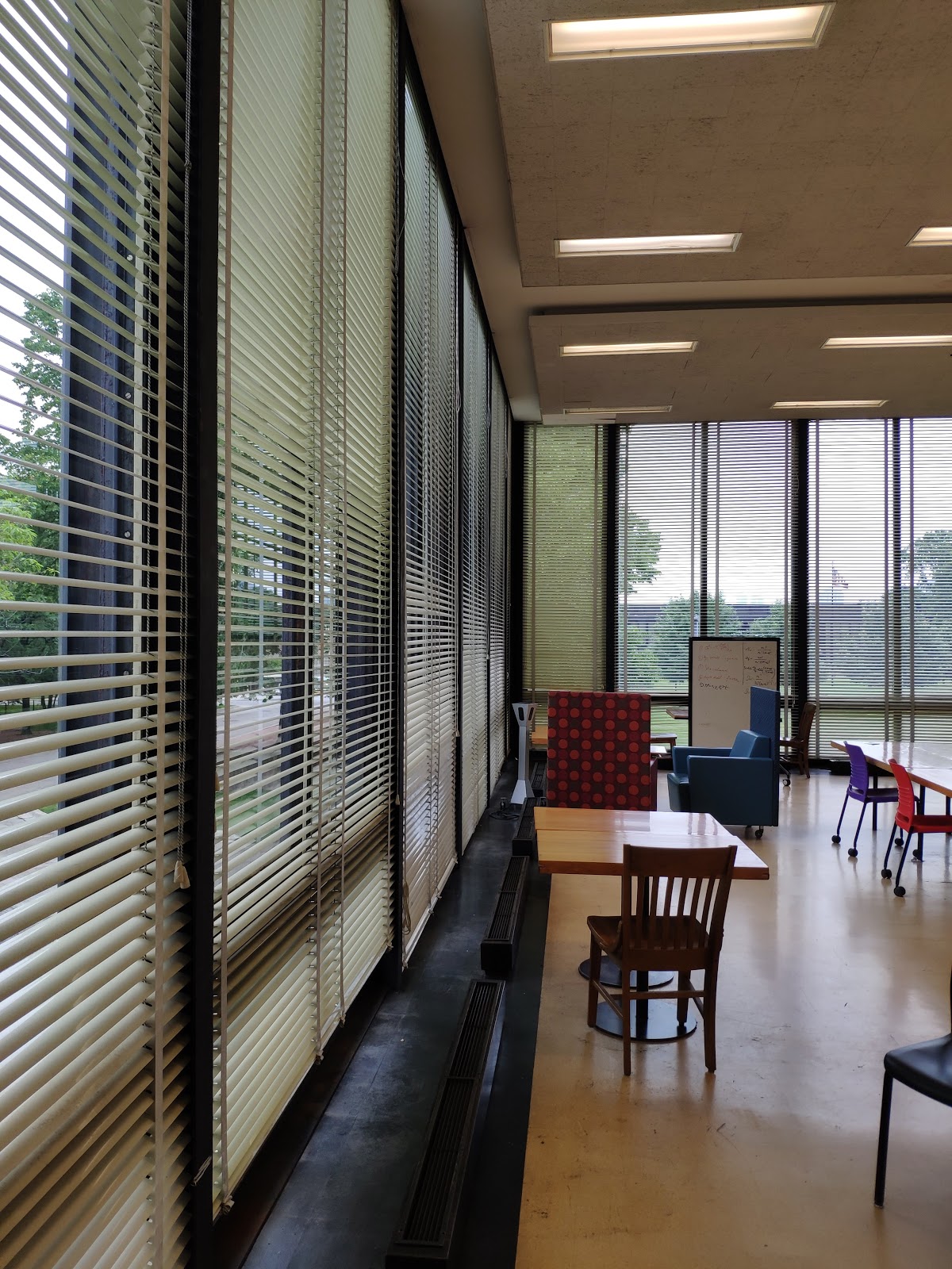 EntreVoir: IIT - Ludwig Mies van der Rohe - Paul V. Galvin Library