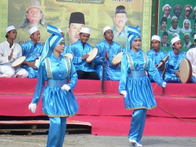 Hj. Zulheimy Ma'amor: HSTORY OF THE BAWEAN TRIBE