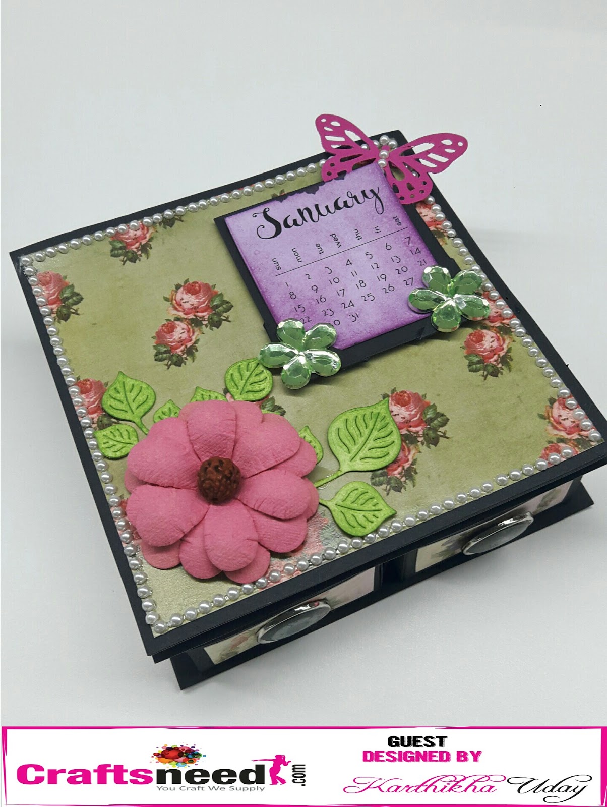 CRAFTSNEED: Easel Desktop Calendar