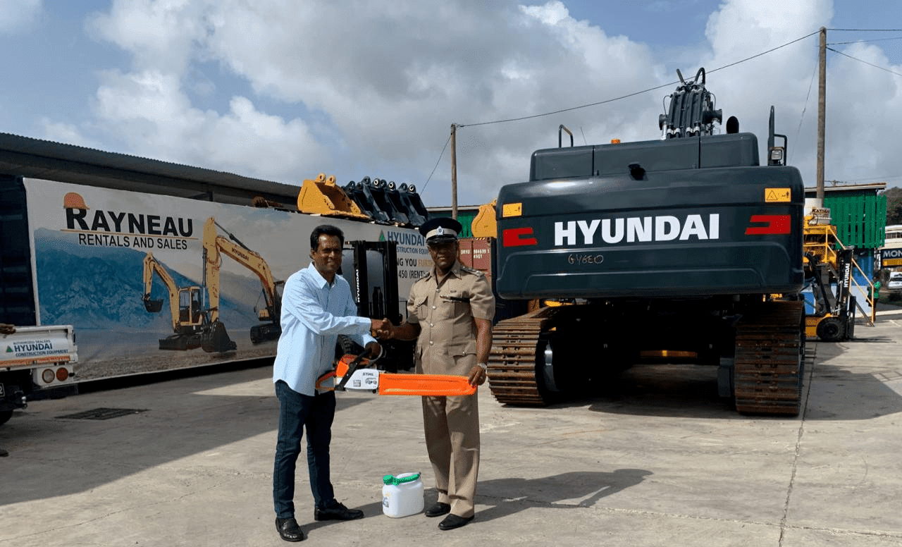 Rayneau -The Store of the Future: Rayneau Gajadhar Assists the Special ...