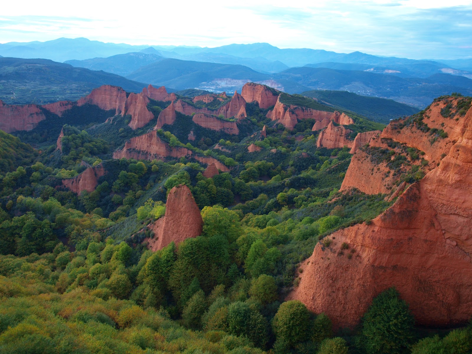 Carlos de Vicente: Atardecer en las Médulas (León)