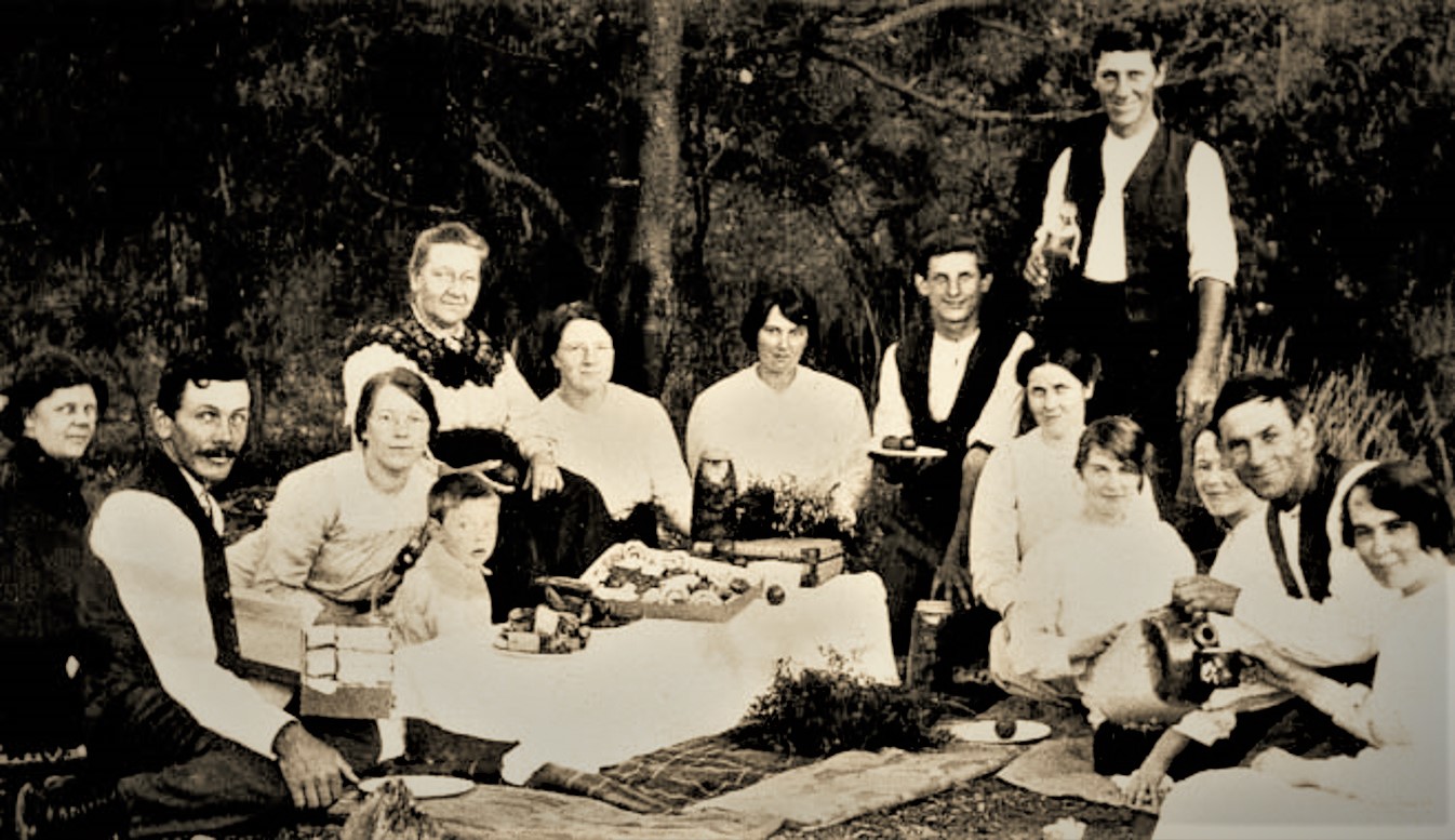 The Behrens Family: Minna