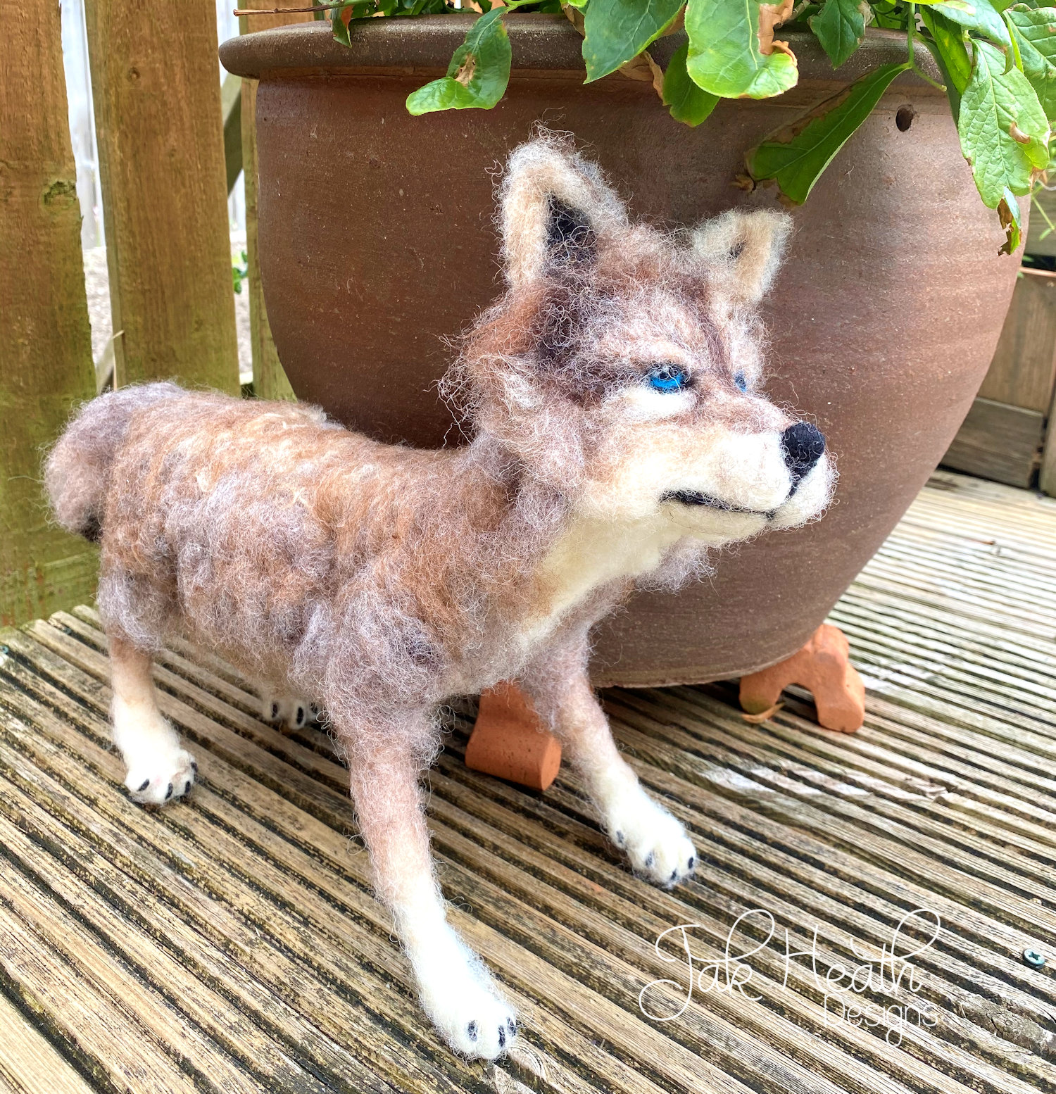 Jak Heath.com: Wolf Needle Felting Finished Piece