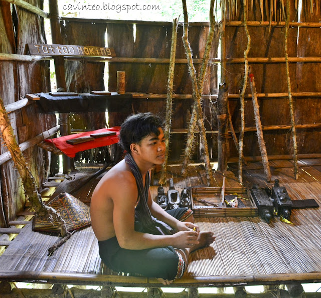Entree Kibbles: Murut House (Blow Pipe & Henna Tattoo) - The ...