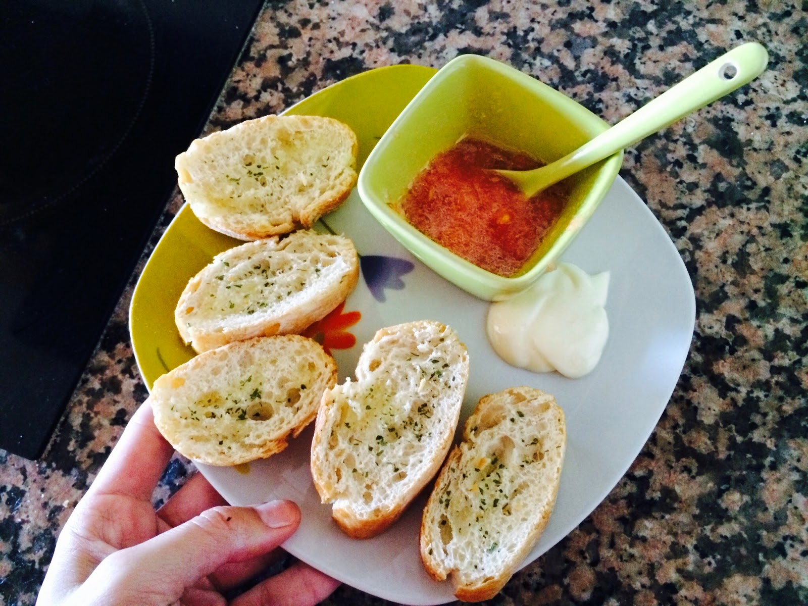 El blog de Lorenna: Pan tostado con tomate y alioli