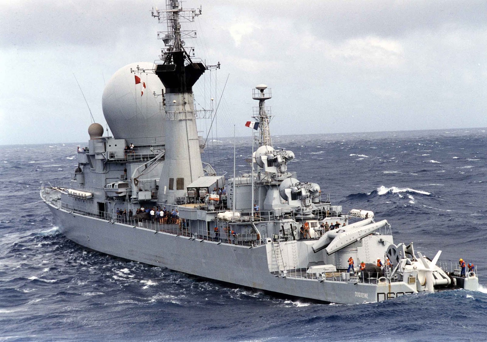 Le Fauteuil de Colbert: Frégates spécialisées ou Destroyers polyvalents ...