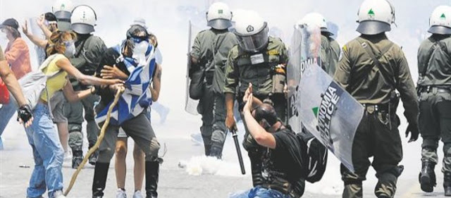 «Σκουπίδι» με κουκούλα τρώει «το ξύλο της χρονιάς του» στο Ωραιόκαστρο ...