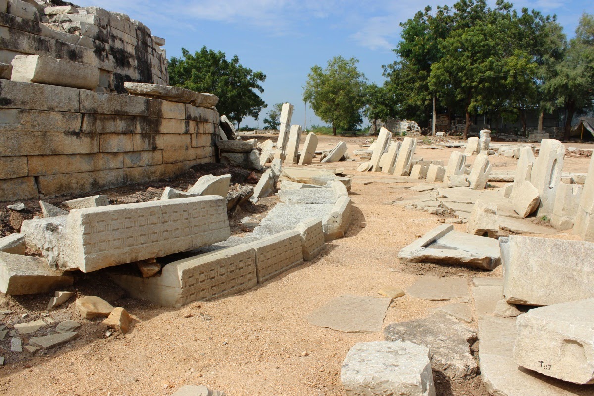 Journeys across Karnataka: Ruins of a Stupa, Kanaganahalli-Sannati