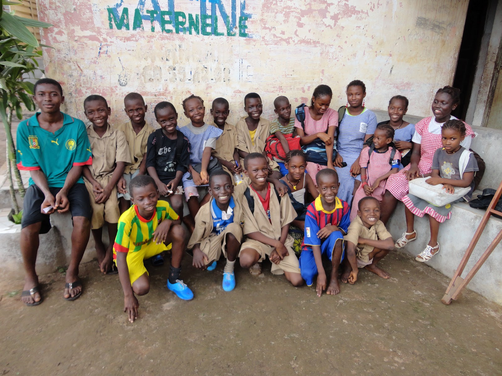 Guinea Kids : The Guinea Kids Go On A Field Trip!