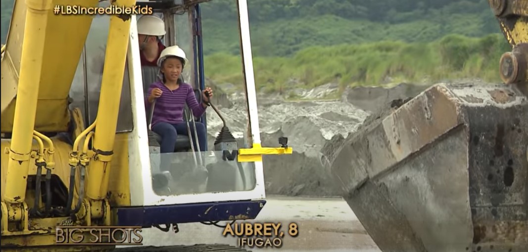 8-year old Ifugao girl operates backhoe like a pro ~ WowCordillera