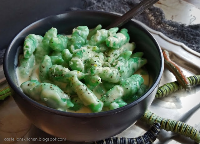 Castellon's Kitchen: Grubs Au Gratin (Gnocchi in Cheese Sauce)