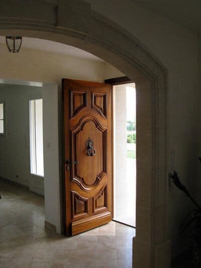 Top 35 conception de porte principale en bois modernes et belles
