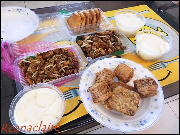Caring Is Not Only Sharing...: Street Food From Bercham