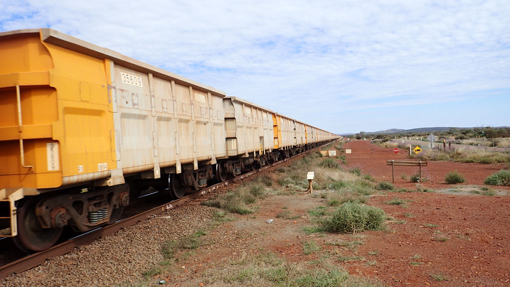 Jo & Stephen & a 4x4: Tom Price (The Pilbara) with a view of Mount ...