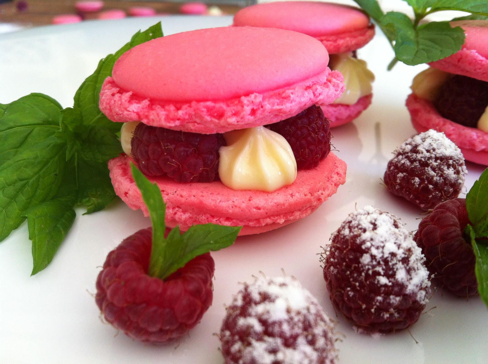 MACARONS FRAMBOISES CHOCOLAT BLANC