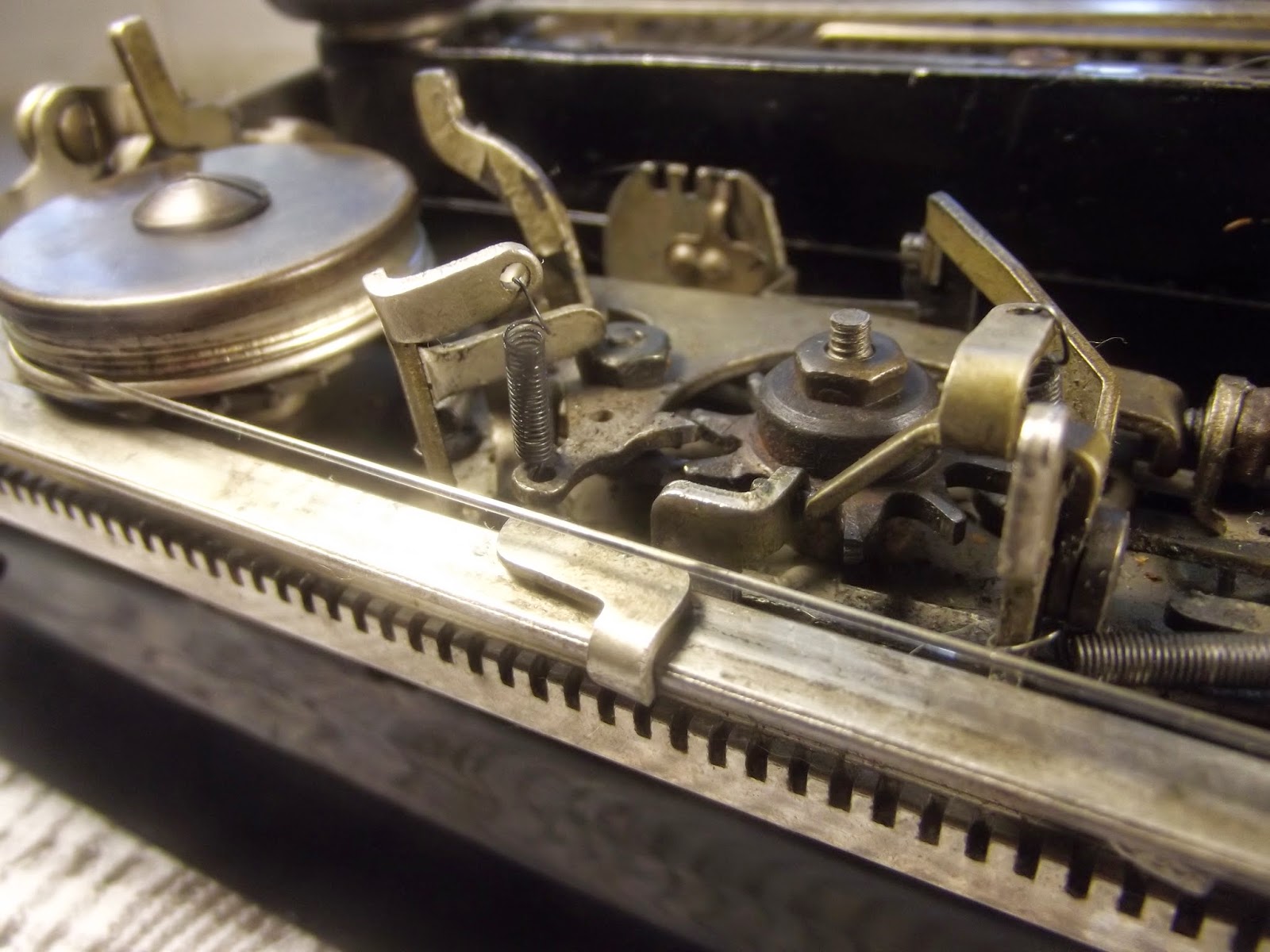 oz.Typewriter: Anatomy of a Fox No 1 Portable Typewriter