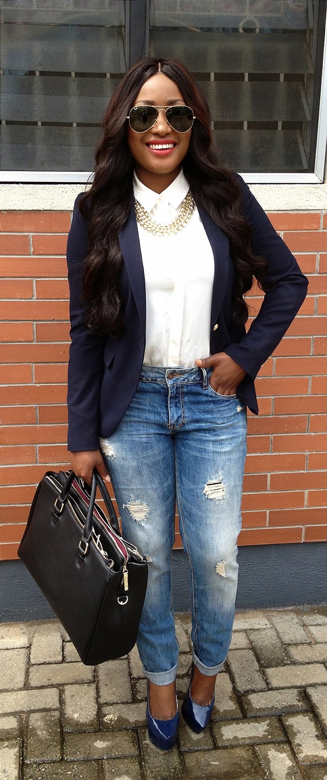 Toun 'AJ': Chic office look: Navy jacket on denim