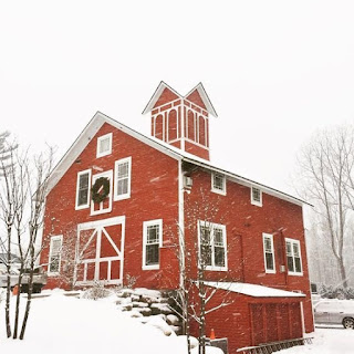 33 Amazing Red Barn Building Design Ideas | ARA HOME