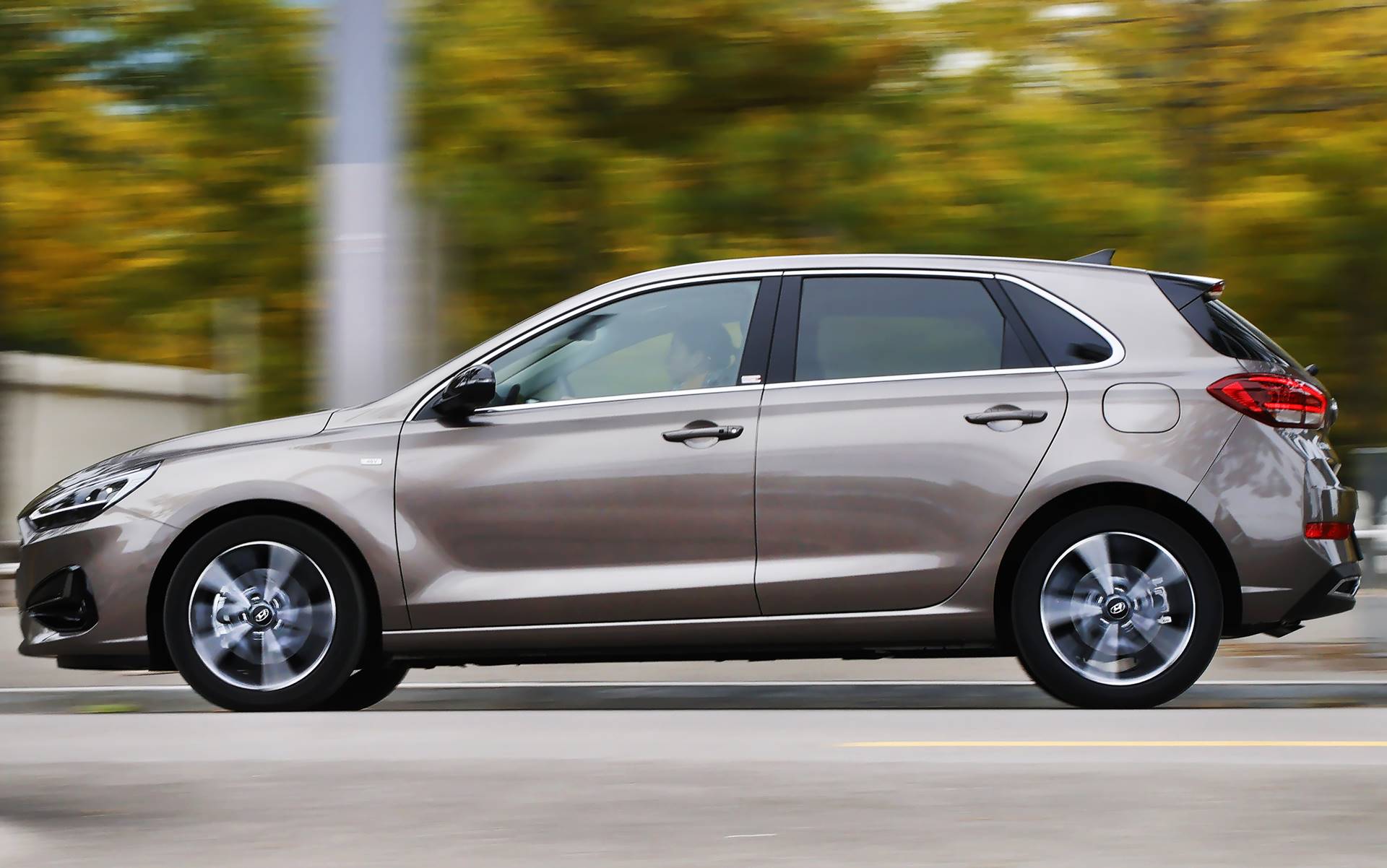 Hyundai i30 Hybrid 2021 ganha atualizações na Europa