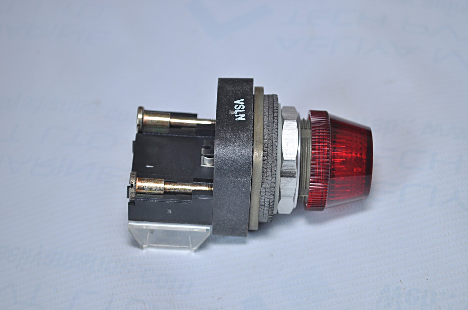 DEMKO 800T-Q24 ILLUMINATED PUSH BUTTON SER T - Aeliya Marine