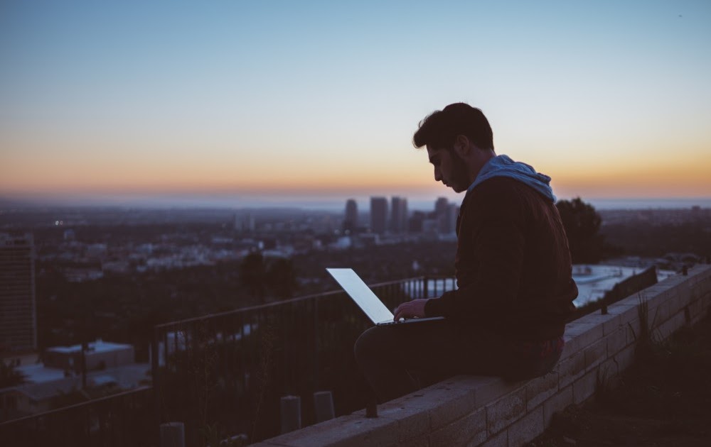 HOW TO BE A SUCCESSFUL WRITER