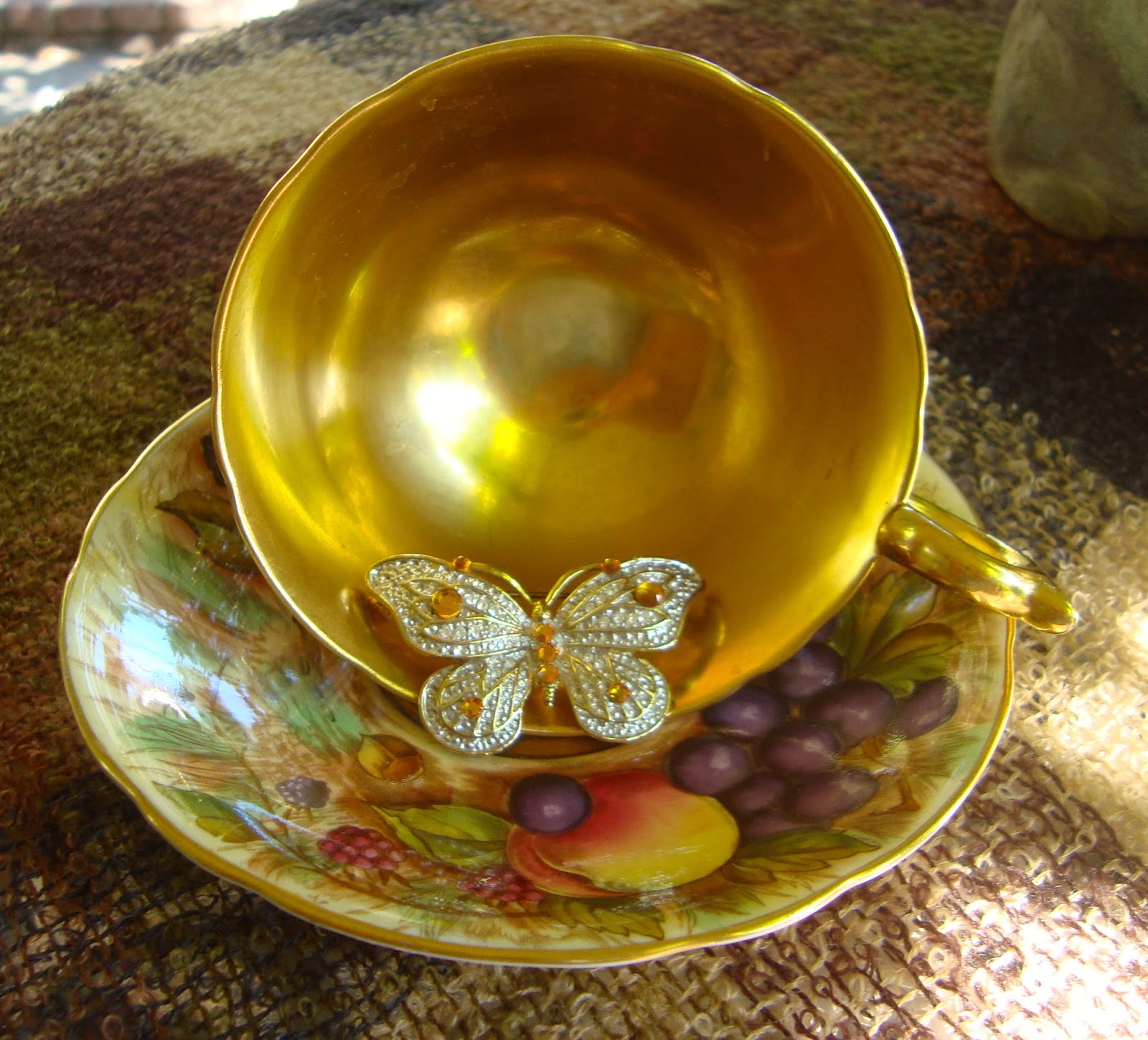 Martha's Favorites: LEARNING LESSONS AND SHOWING OFF TEA CUPS!