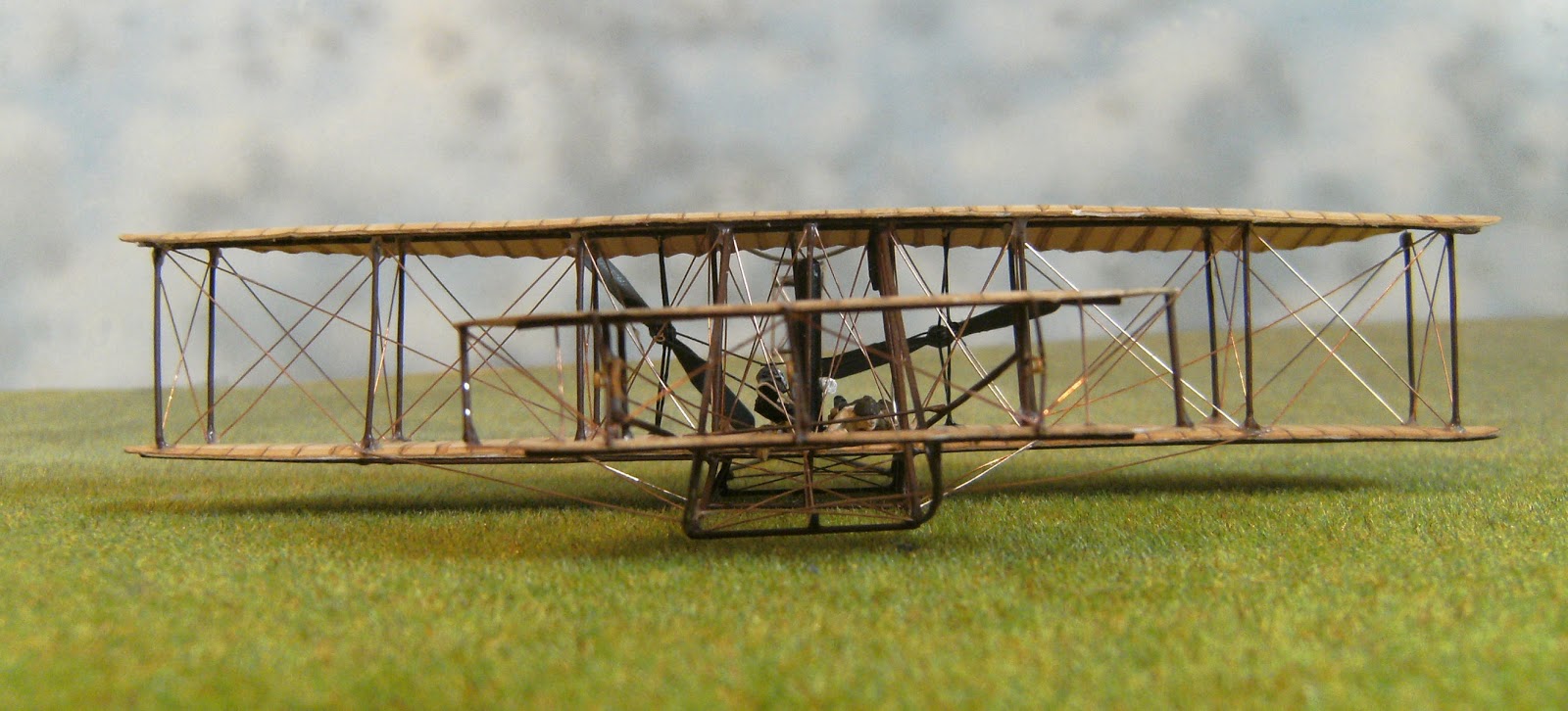Happyscale-Modellbau: Wright Flyer - papermodel ( and wire ) 1:72