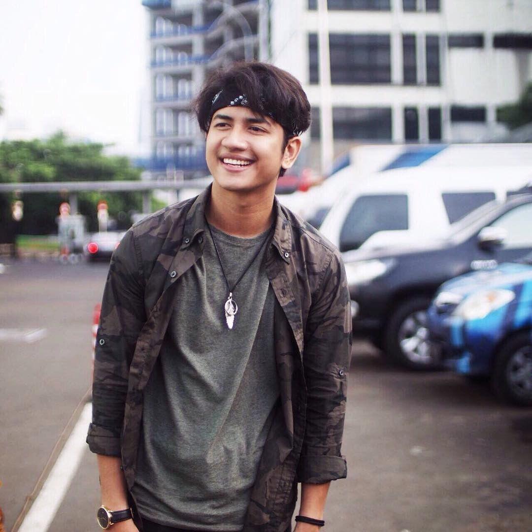 √ Biodata dan Profil Zikri Daulay - Halo Sehat