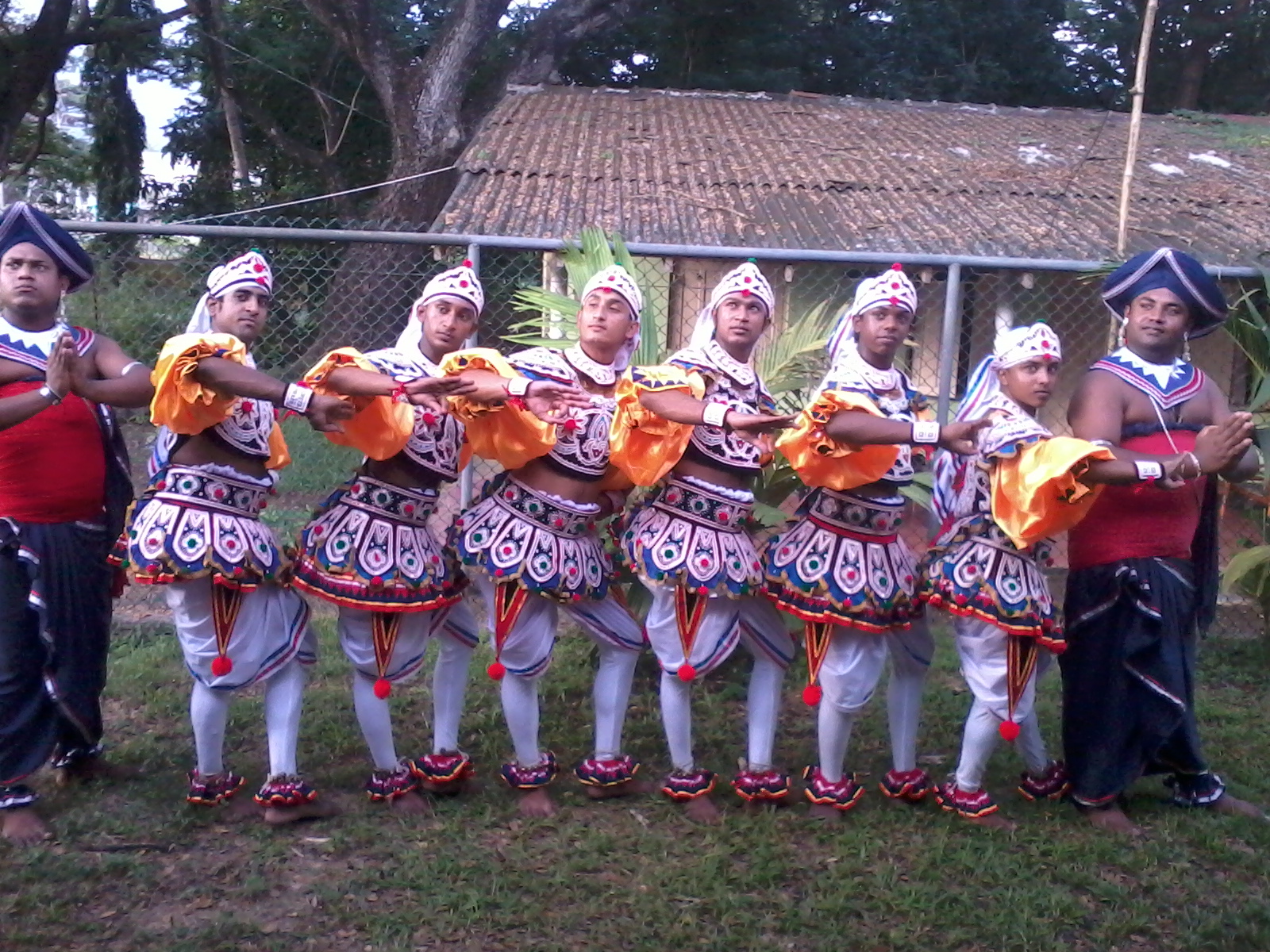 dancing : sri lankan traditional dancing