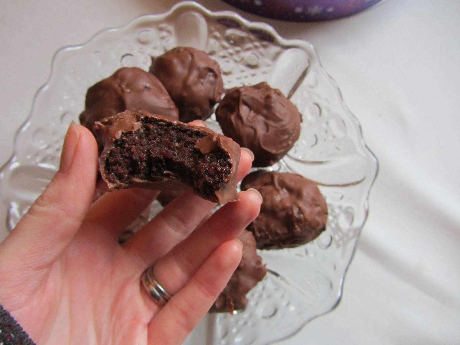 The Bumbling Bee: Chocolate goo balls...