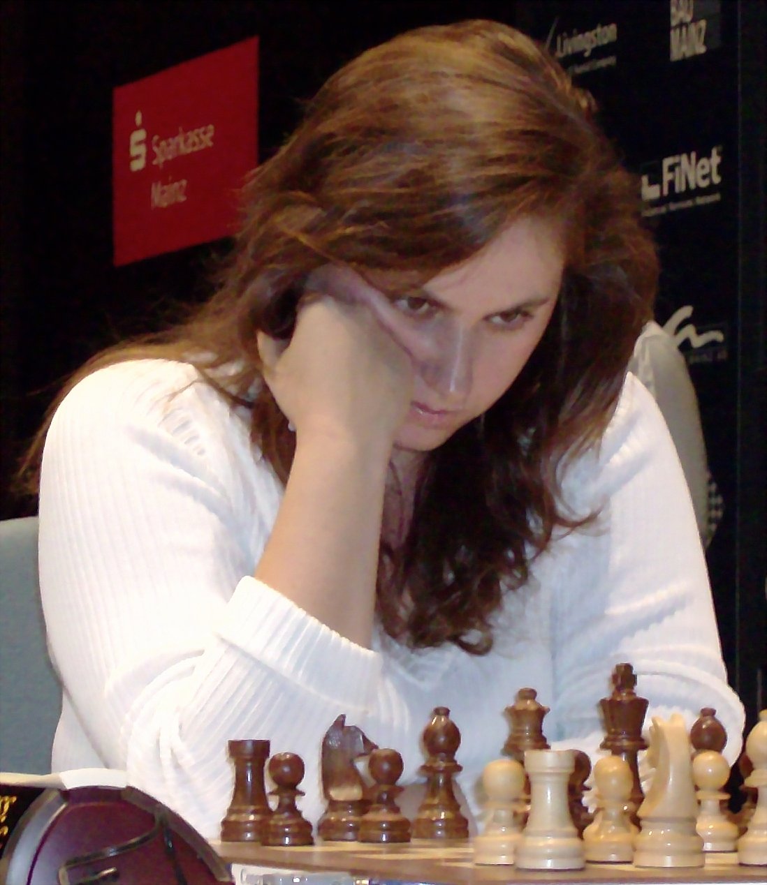 Sacrificio de Dama: Las hermanas Polgar (y III): Judit