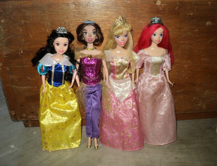 Knocked-off!: Bootleg doll review : 12" sparkling princess bootleg Snow ...