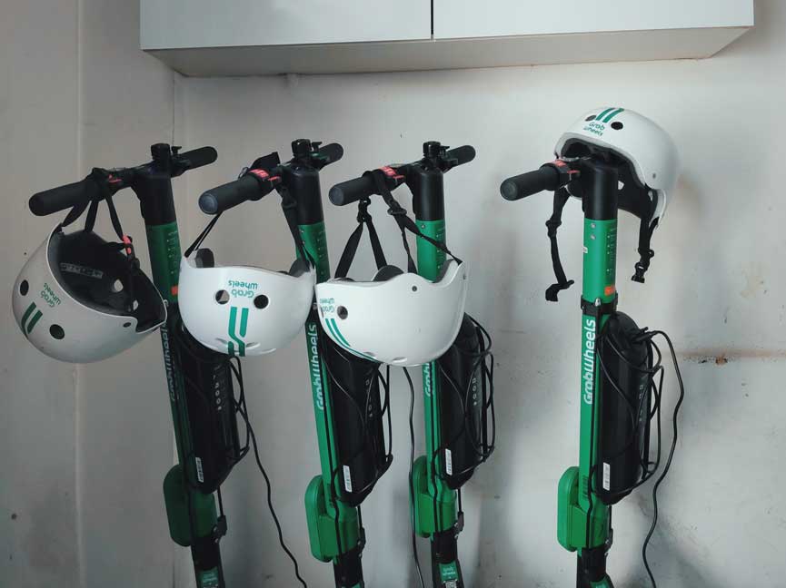 Serunya Naik Skuter Listrik Grab Wheels Dari Benhil ke Menteng ...