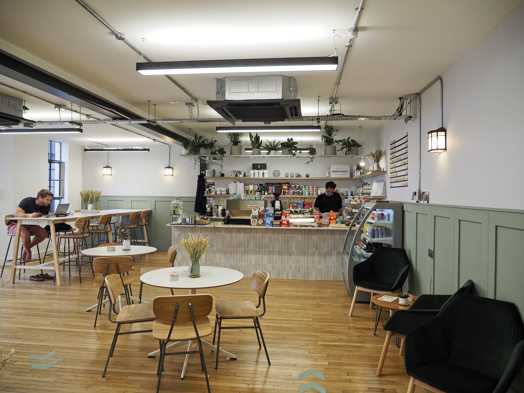 Double Skinny Macchiato: The Caffeine Chronicles: Lantern Coffee