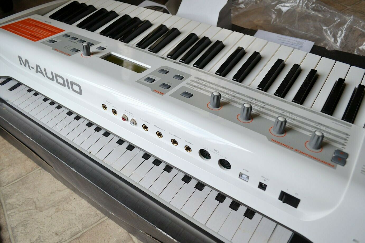 MATRIXSYNTH: M-Audio Venom Digital Analog Modeling Synthesizer w ...