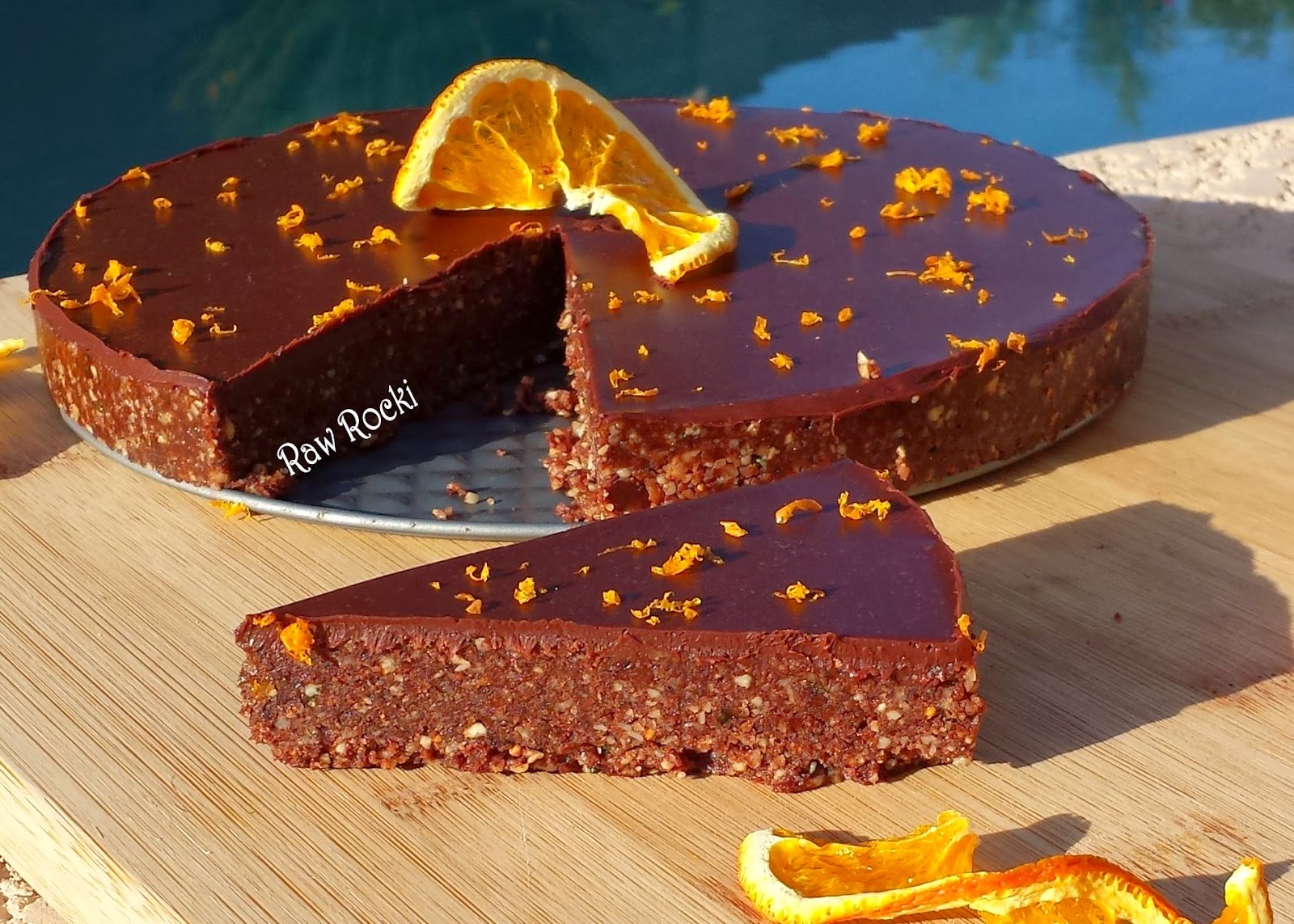 Raw Vegan Recipes by Rocki: Raw Chocolate Cake with Orange Fudge Icing