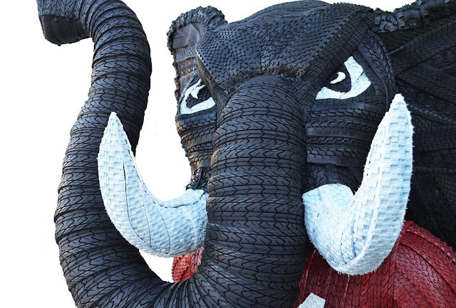 These life-like wildlife sculptures are actually made with tire treads