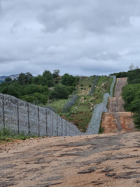 NewsdzeZimbabwe: BEITBRIDGE FENCE WILL NOT BE REPAIRED, SAYS SA MINISTER
