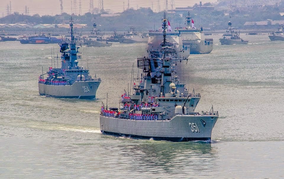 DEFENSE STUDIES: TNI AL Akan Bangun Kekuatan Armada Tengah & Armada Pusat