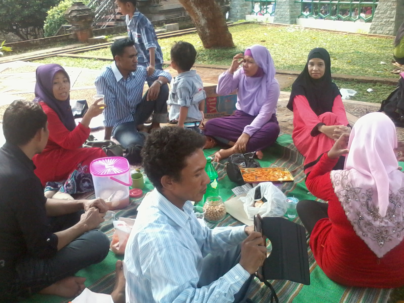 ZELLOVER INDONESIA: KUMPUL BARENG TEMAN-TEMAN SMA DI TAMAN MINI