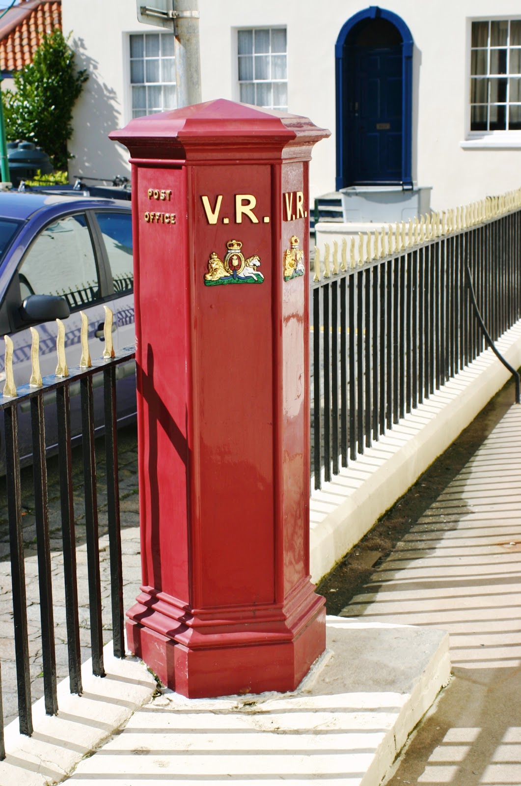 Ferraris and Other Things: Post Office Letter Boxes and Pillar Boxes