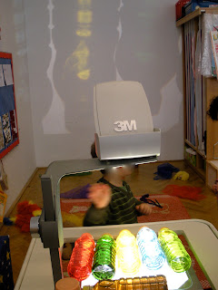 Exploring Through Play: Overhead projector fun!