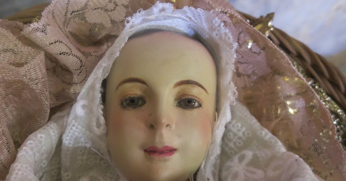 Splash of Yellow: Mama Mary as a baby, child, Mother & Queen