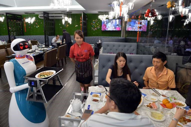 Wow! Restoran Ini Menggunakan Robot Sebagai Pelayan Restoran - Jagad ...