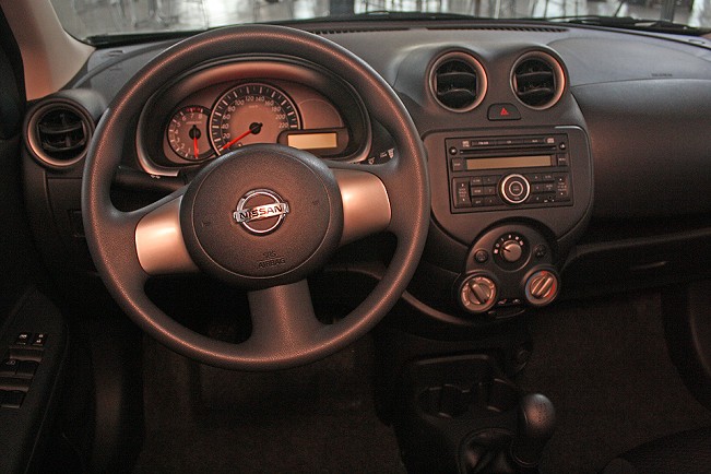 Direção Assistida: Nissan March. Será um Sucesso?