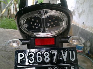 penggemar vixion: panel pemantul cahaya di stop lamp motor
