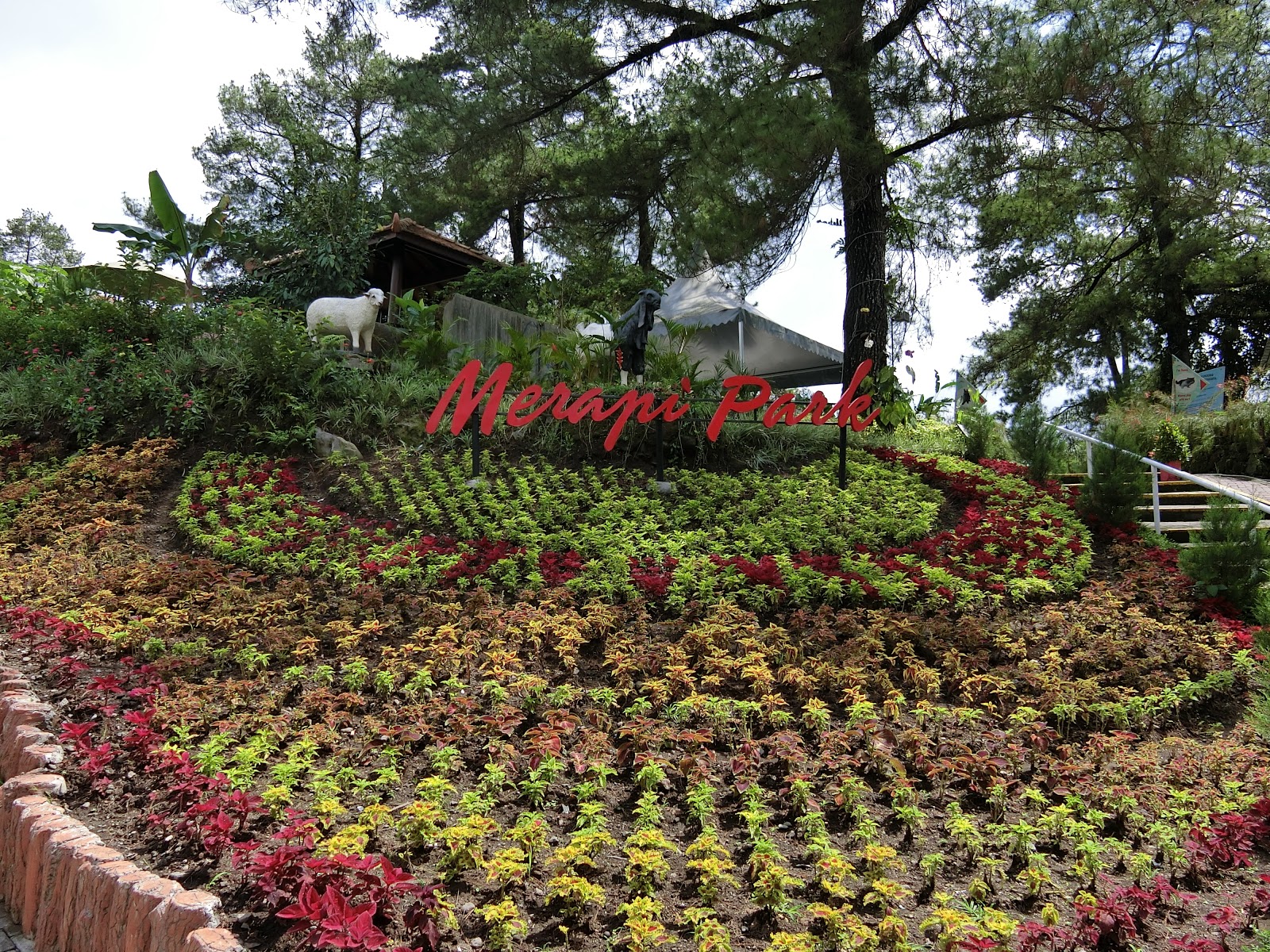 Keliling dunia dalam satu tempat 'The World Landmarks' Merapi Park Jogja