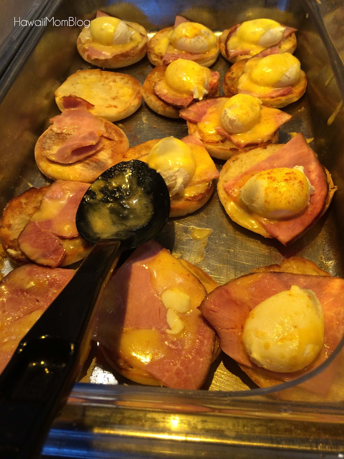 Hawaii Mom Blog: Duke's Waikiki Breakfast Buffet